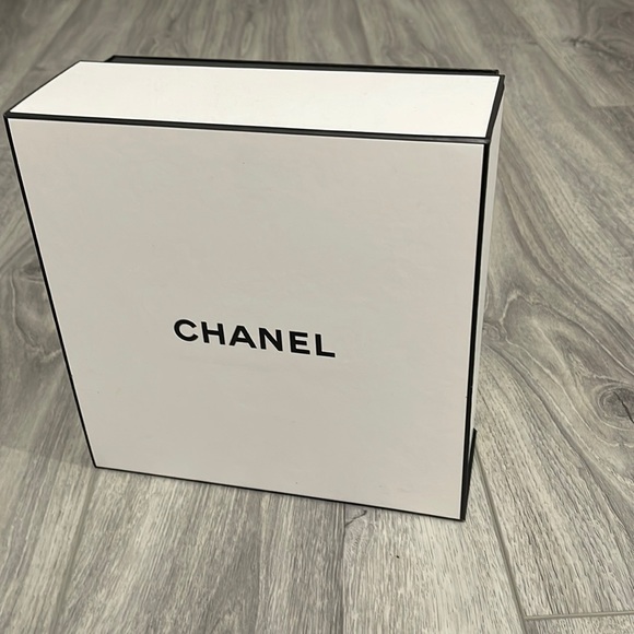 CHANEL | Other | Chanel Gift Box Size 85x85x 4 | Poshmark
